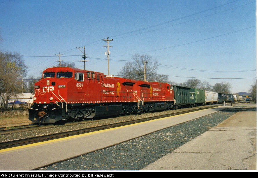 CP 8507 leads a Westbound
